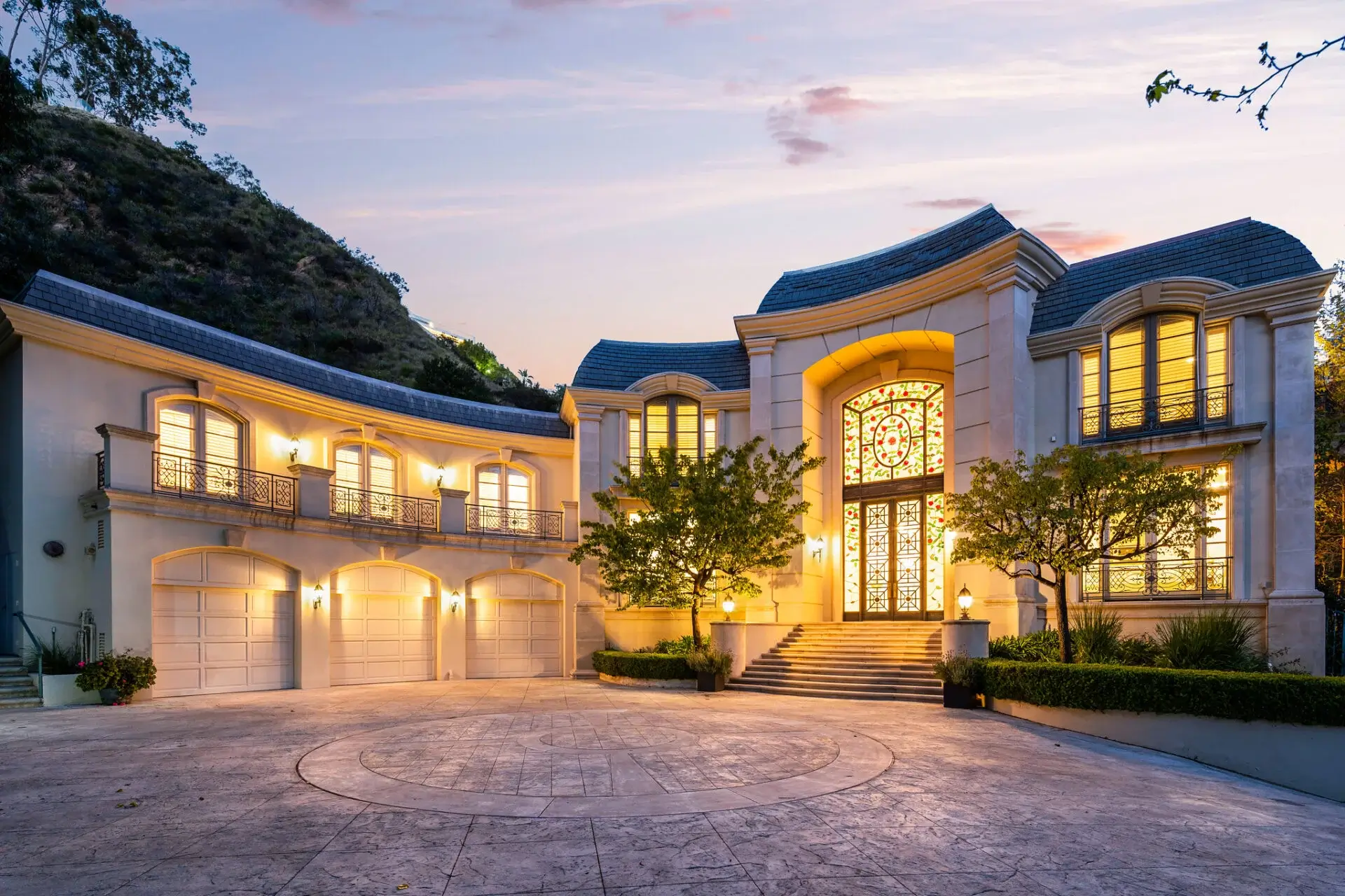 Rental Estates for Large Groups | Million Dollar Luxe
